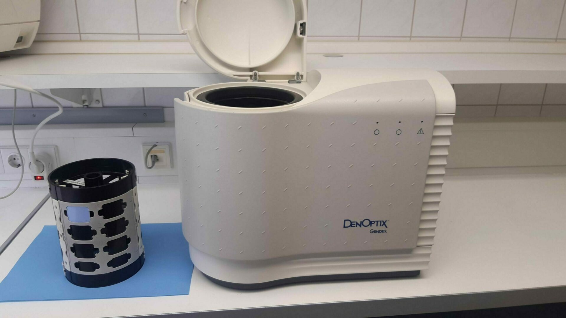 Gendex DenOptix CEPH Dental Speicherfolienscanner mit USB Anschluss + 8 ...