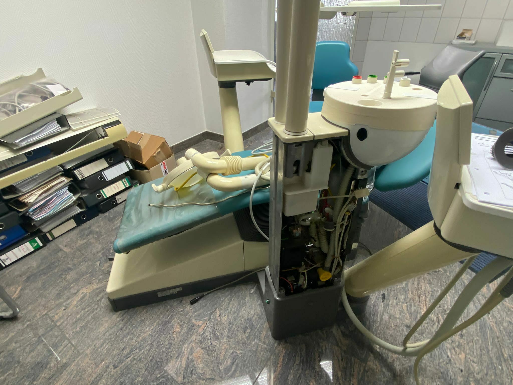 SIRONA C2 BEHANDLUNGSEINHEIT - blaudental