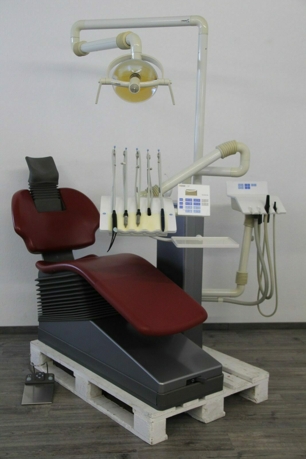 Sirona C3+ Behandlungseinheit generalüberholt, komplett Lackiert kaufen